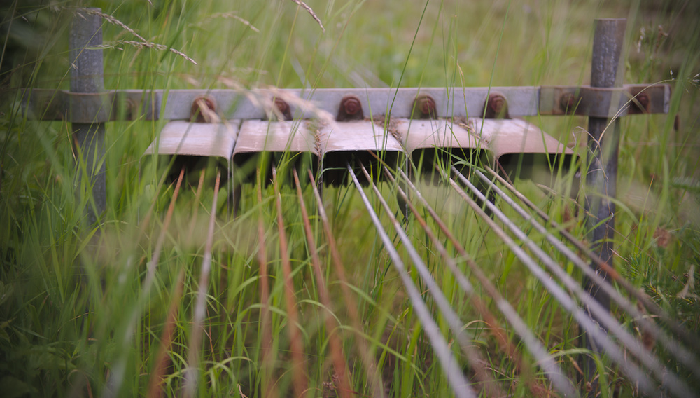 (Adaptec 5805z || LSI SAS9211-8i) + RES2SV240